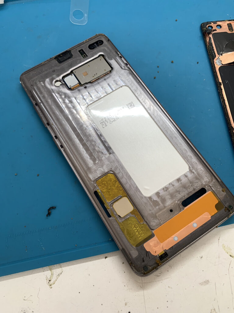 GalaxyA10+ 液晶交換【東久留米店】 - 最長1年保証 アイフォン/スマホ修理の RepairWorld